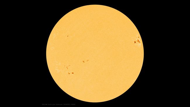 Sun blasts out powerful X-class solar flare causing radio blackouts | Space