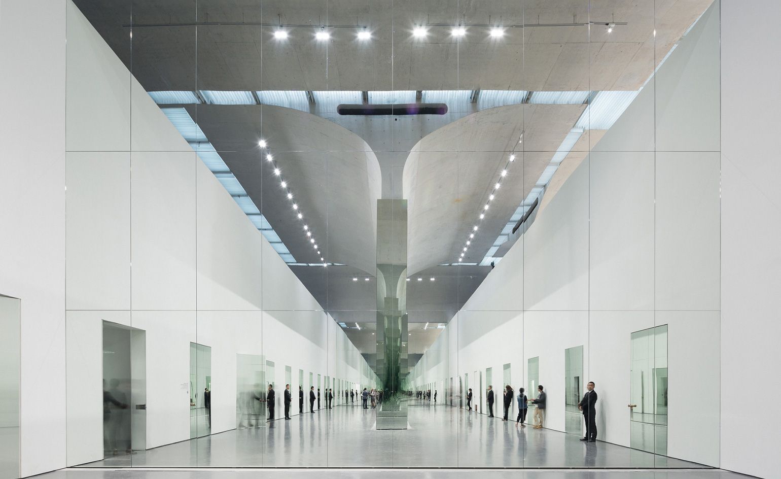 Hans Ulrich Obrist's vitual curatorial space with google | Wallpaper