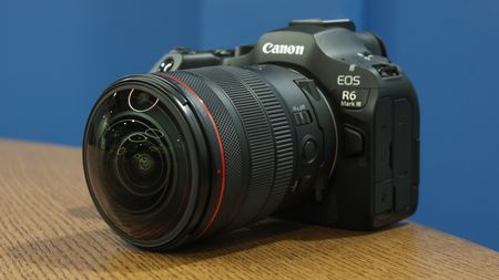 Canon HF G70 review: a compact camcorder for enthusiasts | Digital ...