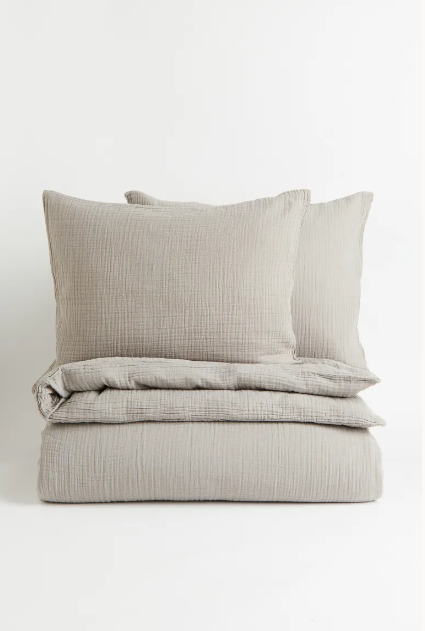 9 Best H&M Bedding Sets To Buy: From Neutral To Colorful | Livingetc
