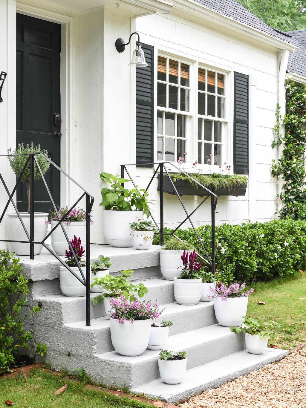 Small front porch ideas: 12 ways to add interest to an entrance | Homes ...