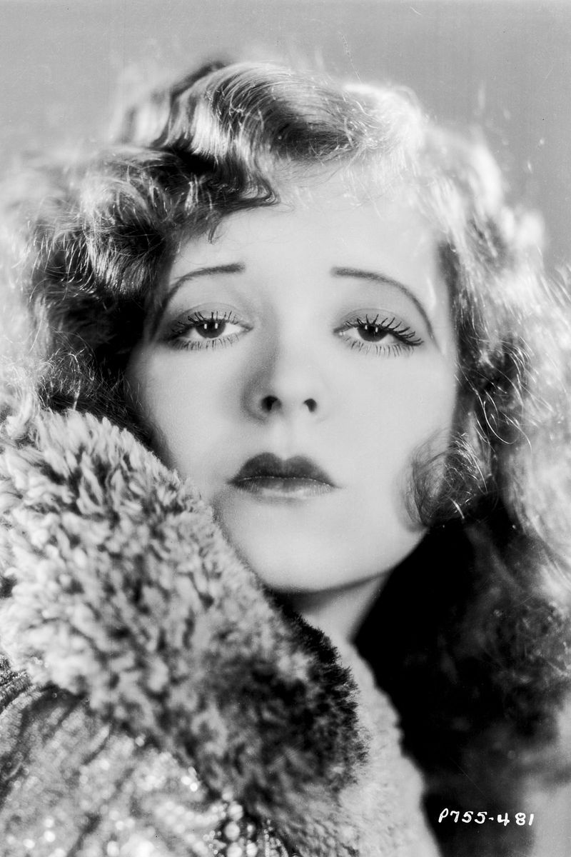 Overdrawn Lips History - Lipliner Through the Years | Marie Claire