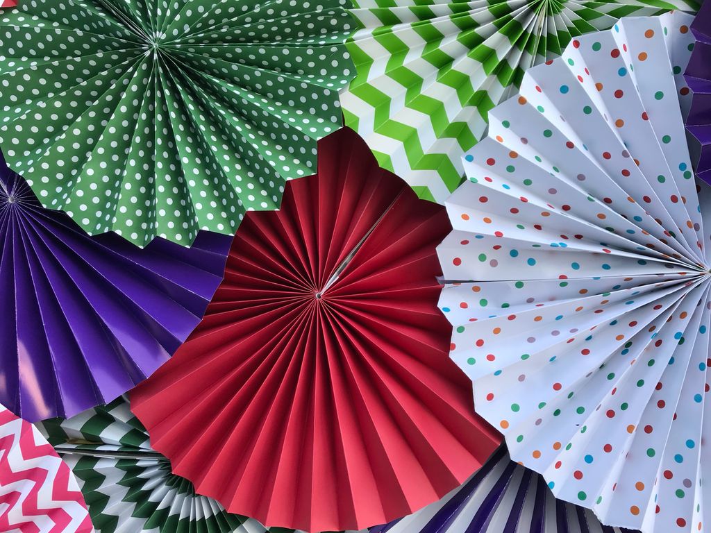 How to make a paper fan | GoodtoKnow