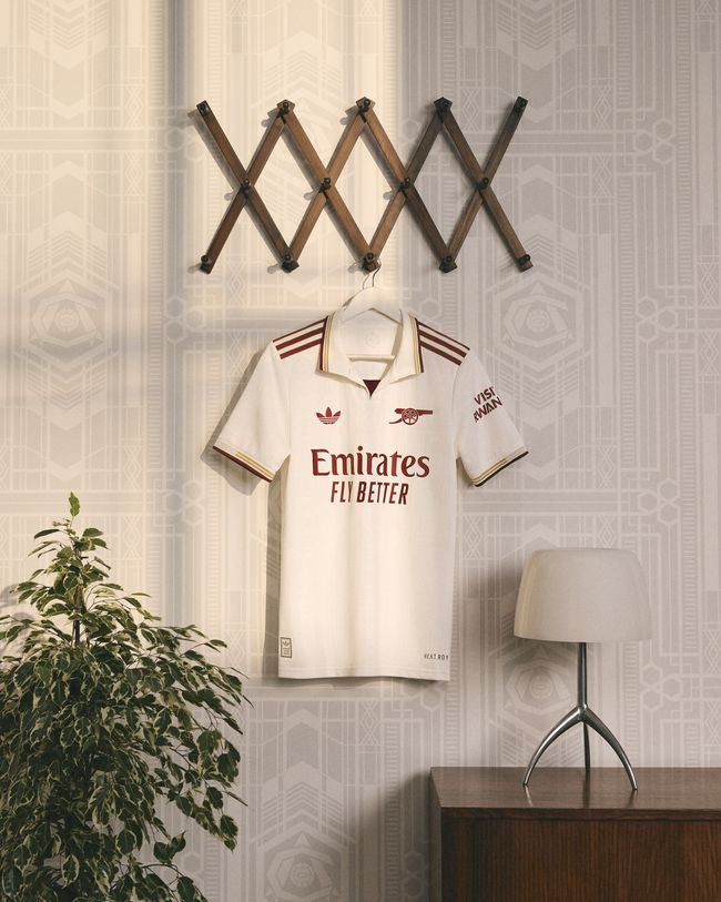 The Arsenal 2025/26 third kit has dropped - and this is an absolute all ...