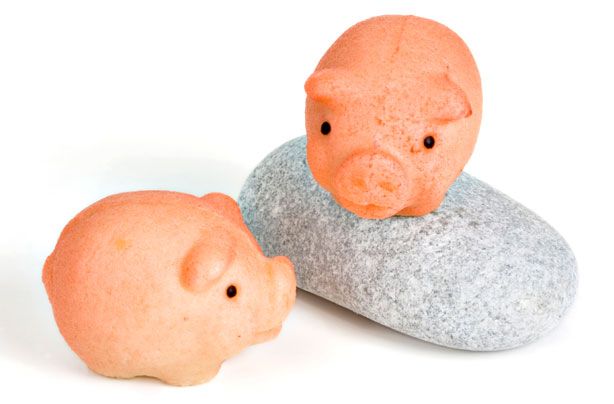 Marzipan pigs | Snack Recipes | GoodtoKnow