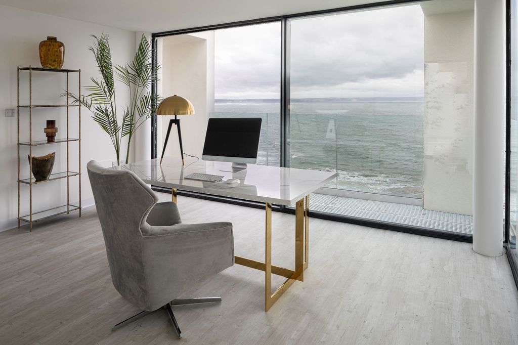 Grand Designs’ ‘Lighthouse’ finally sells | Homebuilding