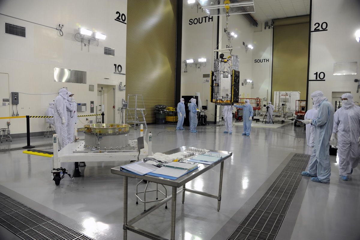 CO2 Satellite: NASA's Orbiting Carbon Observatory-2 Mission in Photos ...