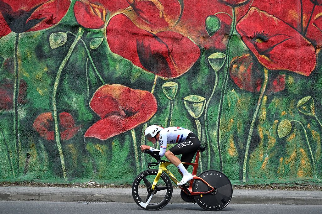 Giro d'Italia: Josh Tarling wins stage 2 time trial as Primož Roglič ...