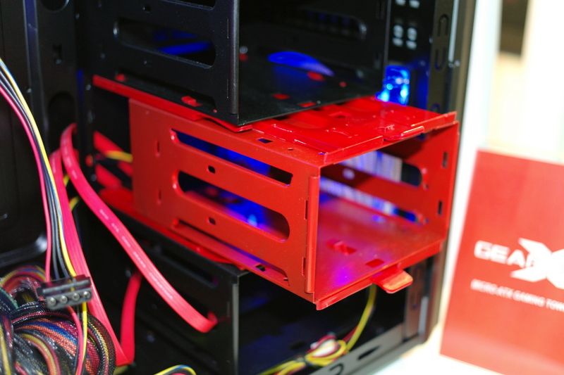 Rosewill Shows Off New, Easy Access PC Cases | Tom's Hardware