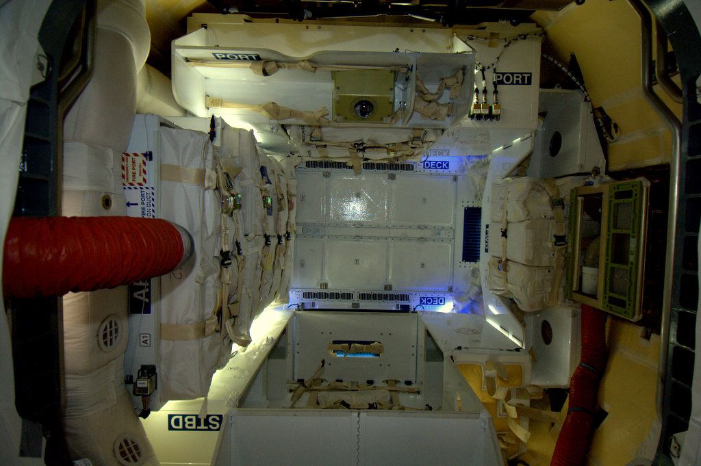 SpaceX Pictures: 1st Dragon Flight to Space Station | Space