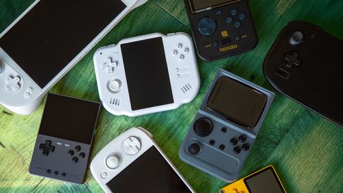 AYN Announces Dual-Screen Thor and Next-Gen Odin 3 Handhelds and starts ...