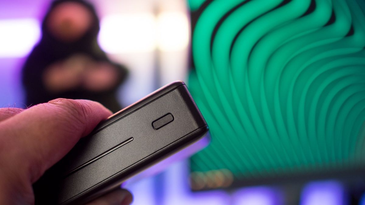Stuffcool Major Max power bank review: A decent choice if you use a ...