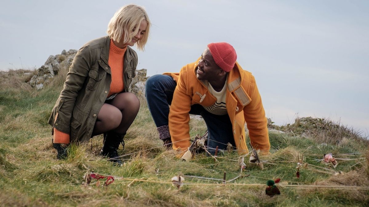 Doctor Who '73 Yards': Who exactly is that old woman following Ruby ...