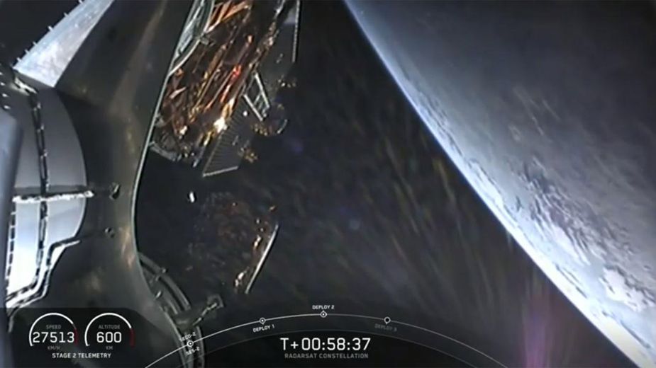 Out of the Fog: Amazing SpaceX Launch Photos of Canada's Radarsat ...