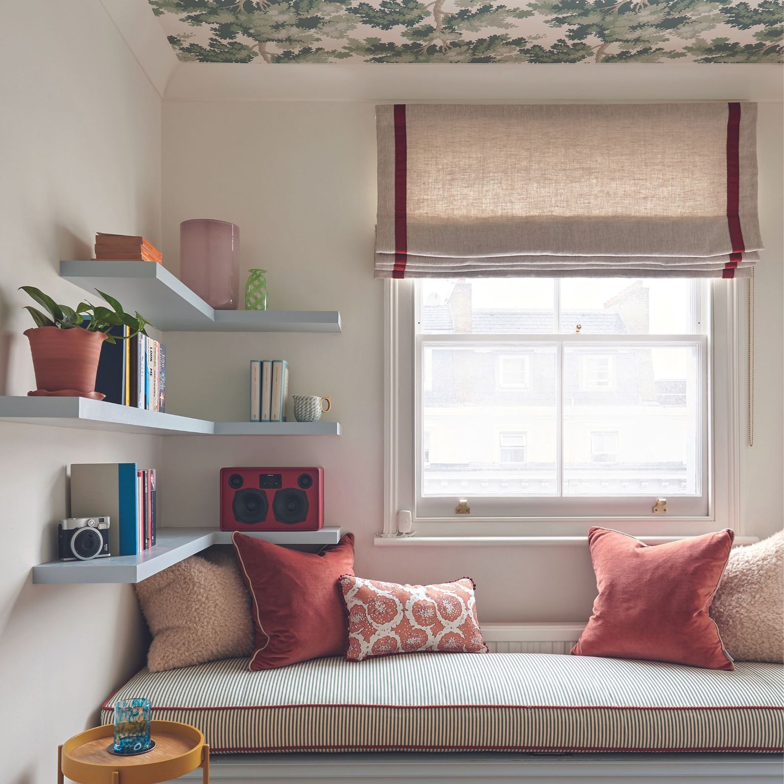 Cosy snug room ideas to create an indulgent and relaxing spot | Ideal Home