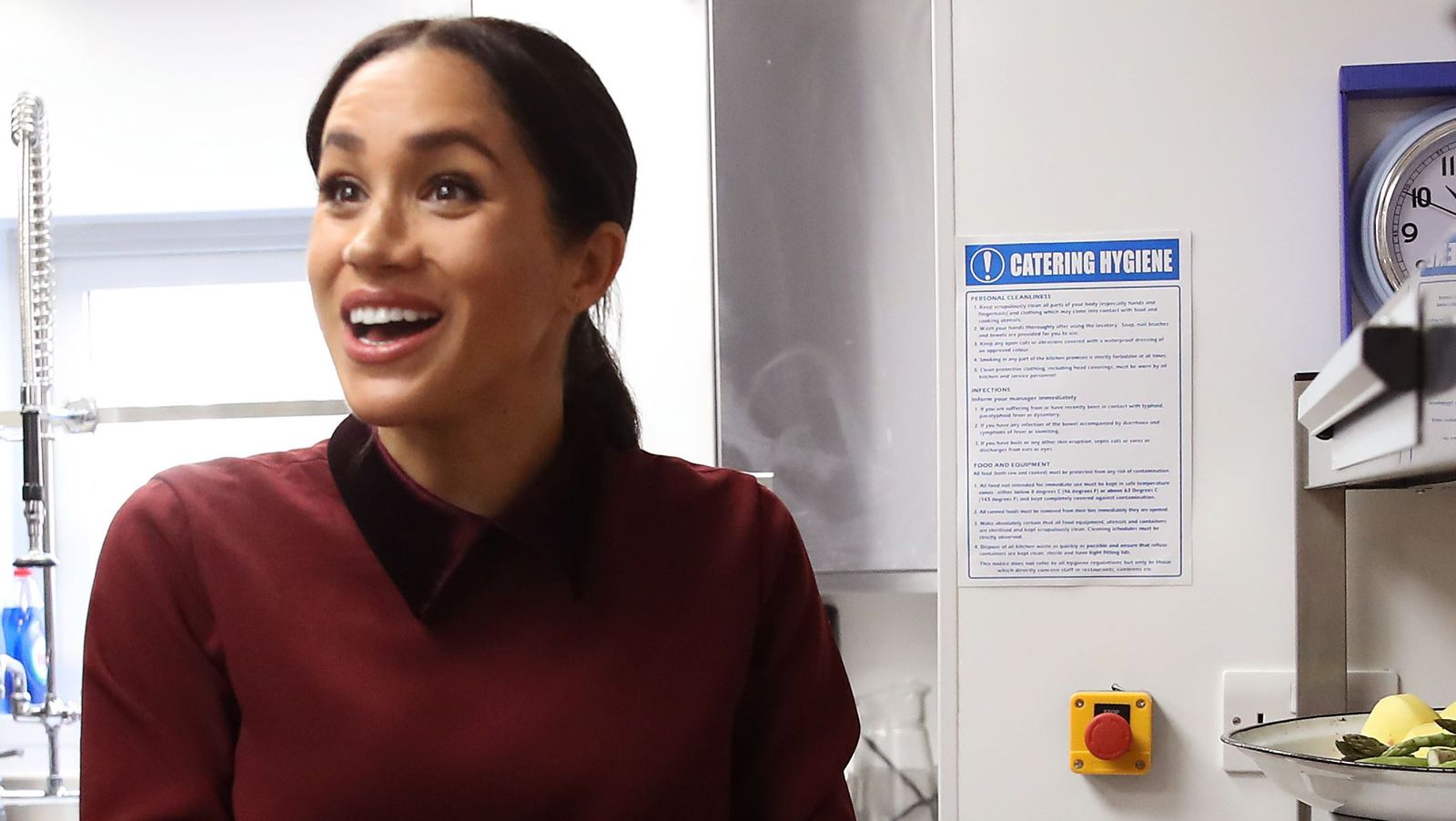 Watch Meghan Markle Cooking Thanksgiving Meal at Hubb Community Kitchen ...