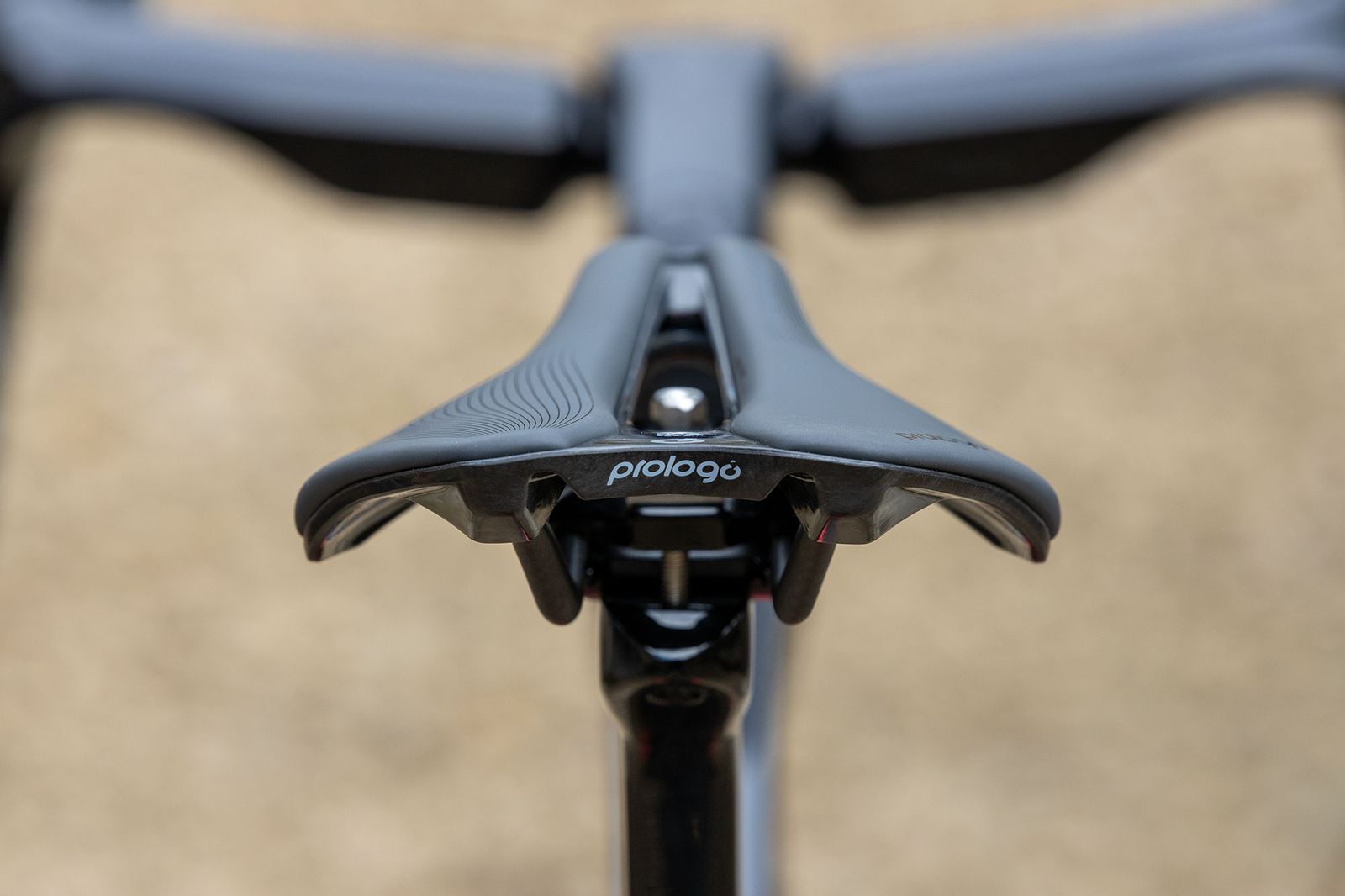 Prologo Dimension R2 Nack saddle review: the featherweight, short-nosed ...