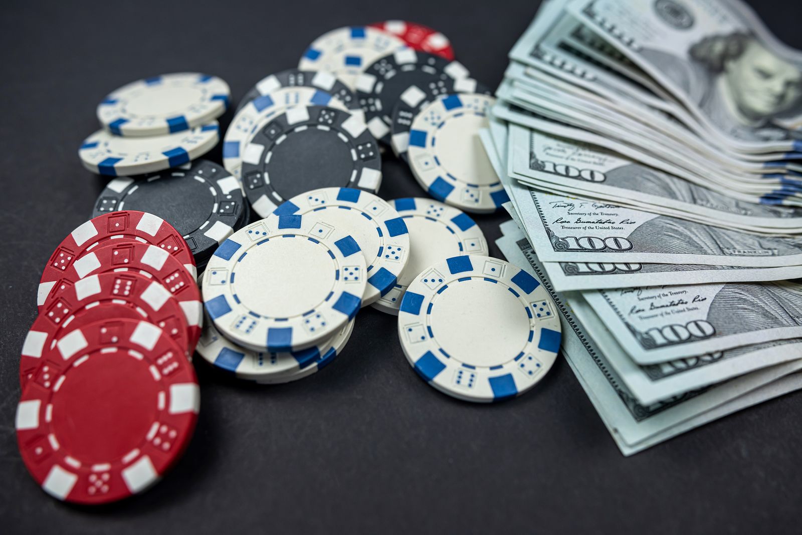 Taxes on Gambling Winnings & Losses: Gambling Taxes Explained | Kiplinger