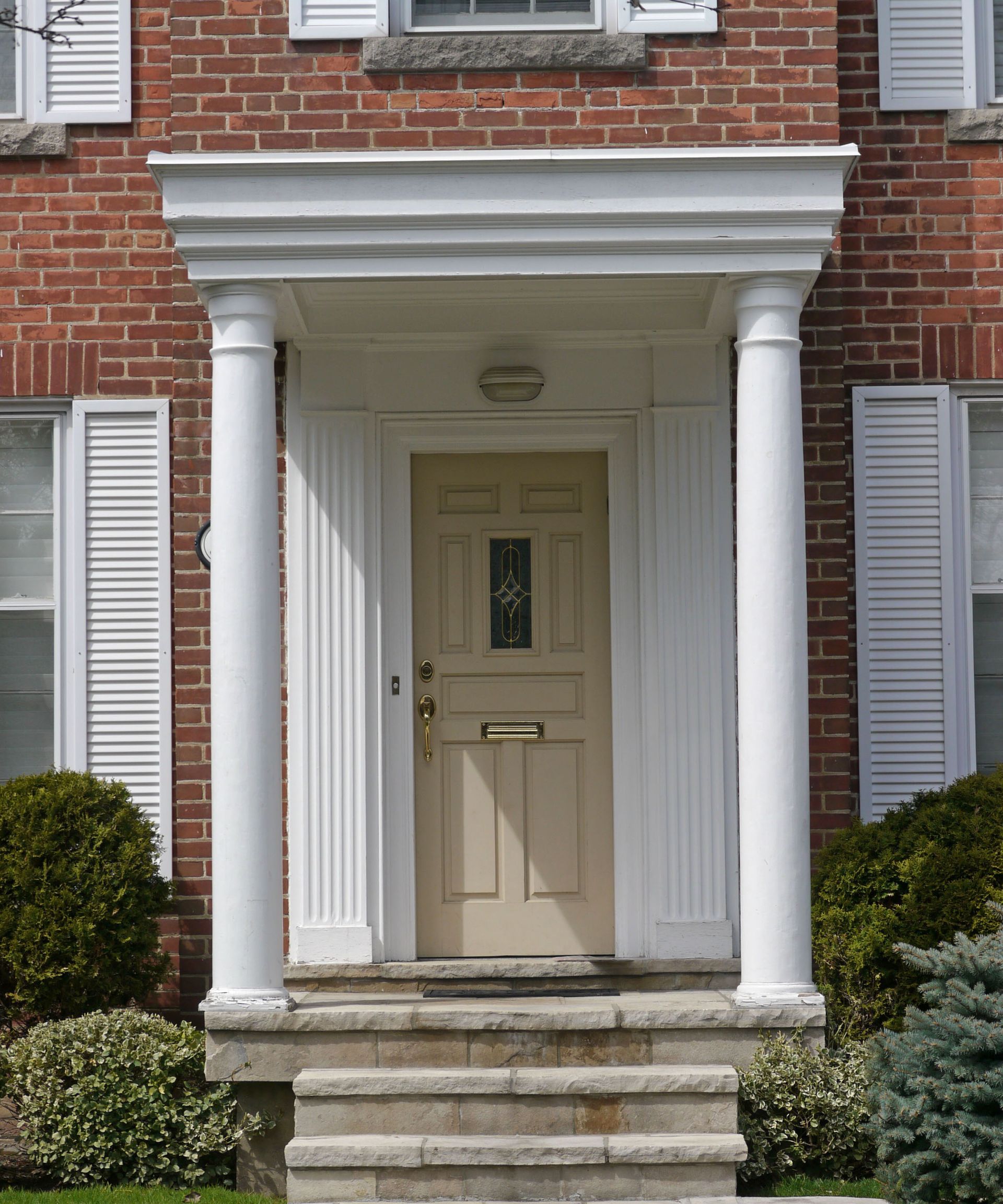This is how much value a portico could add to your home | Homes and Gardens