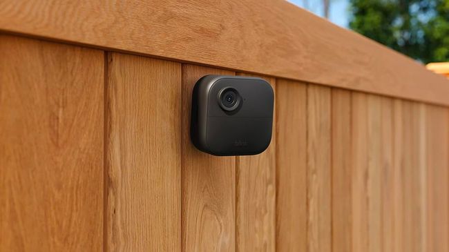 New Blink Outdoor 4 security camera sees more, but stubbornly sticks ...