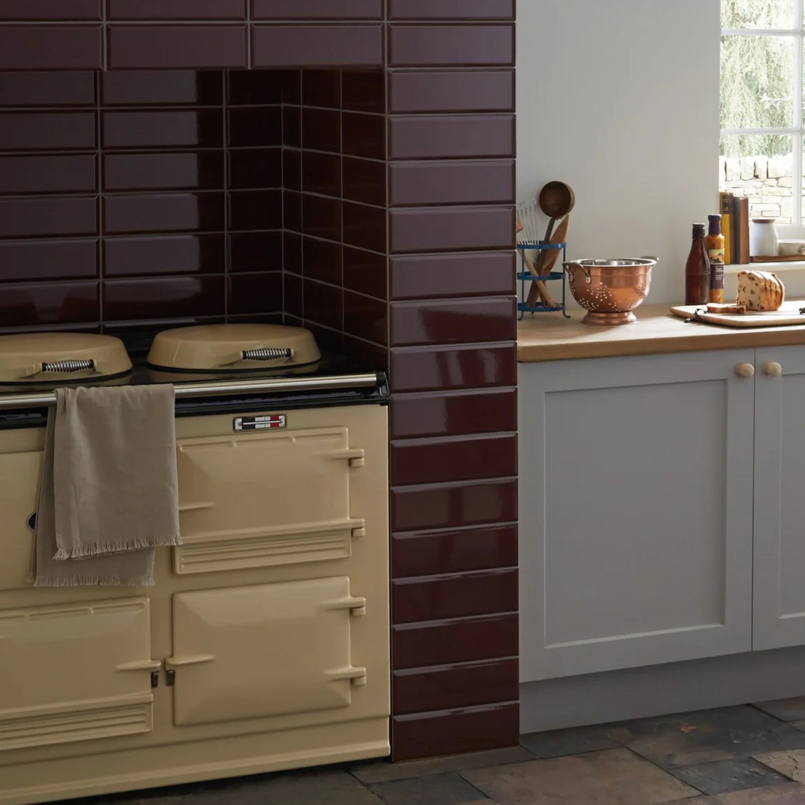 Damson room ideas - the stand-out autumn colour trend | Ideal Home