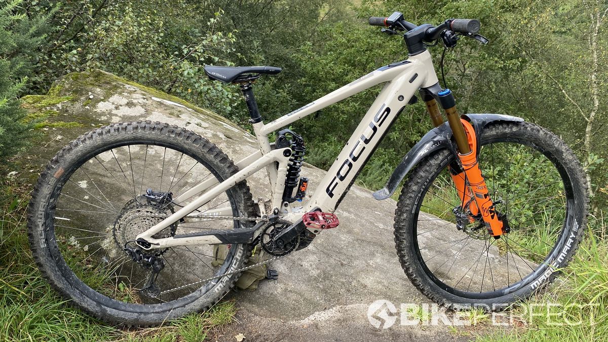 Focus Sam2 6.9 Enduro electric mountain bike review | Bike Perfect