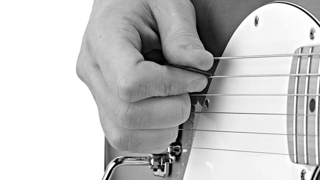 How to alternate pick on guitar: exercises to make you play faster ...