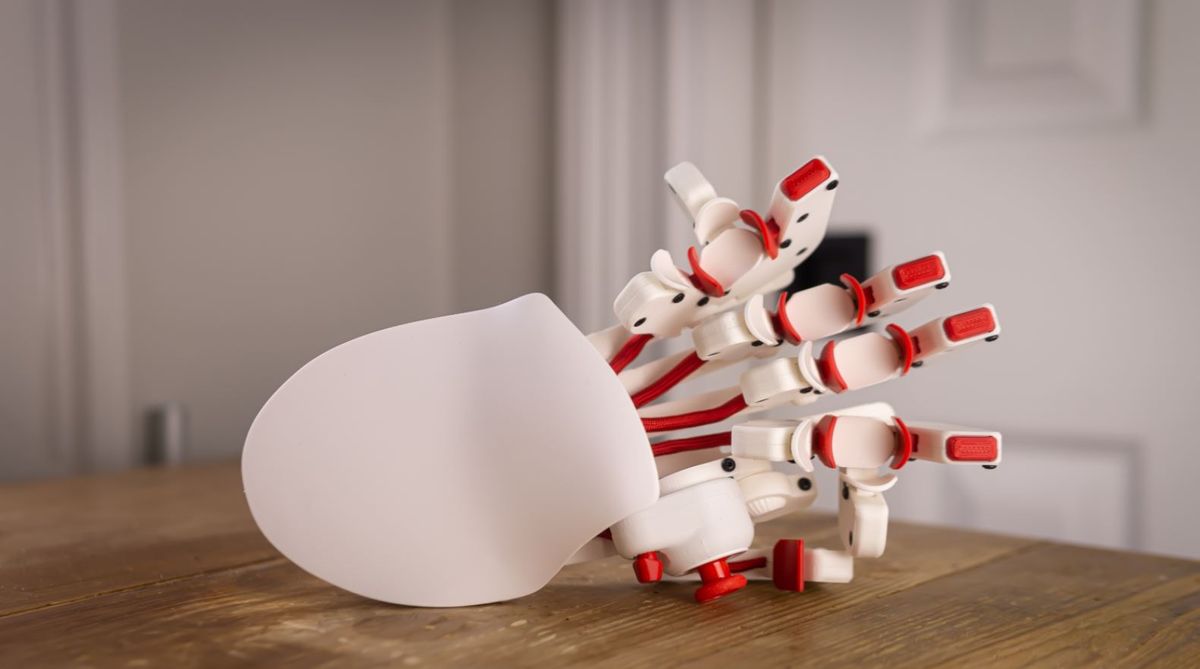 Azeron Cyborg Compact Review: Niche but Nice | Tom's Hardware