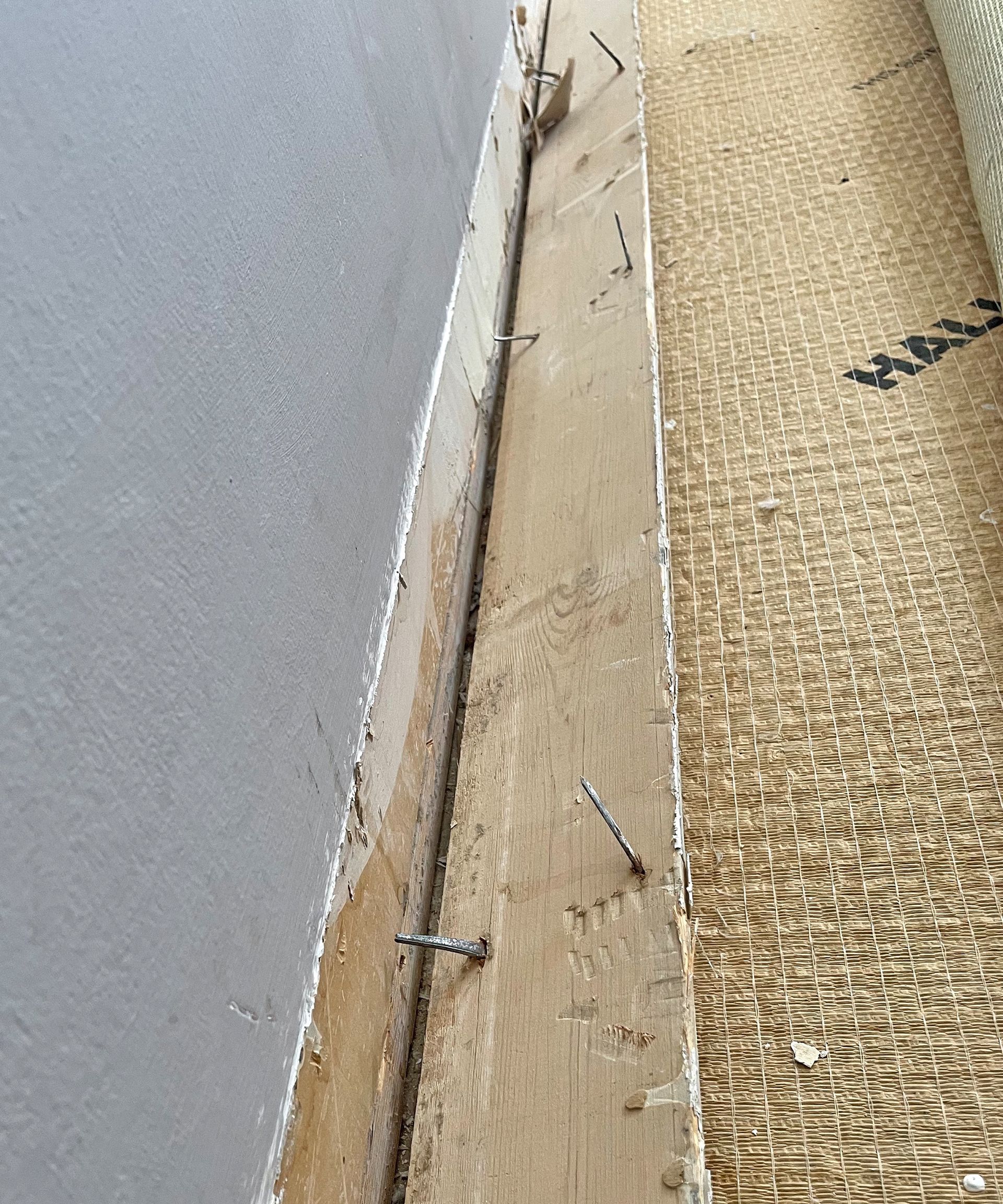 How to remove baseboards: 6 basic steps | Real Homes