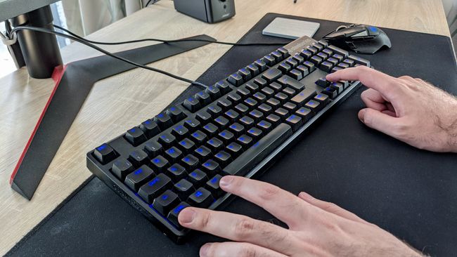 How to rotate the screen in Windows 10 | Tom's Guide