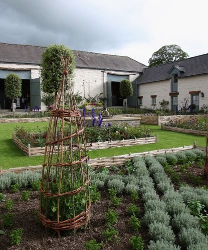 The Prince and Princess of Wales inherited this farmhouse | Homes and ...