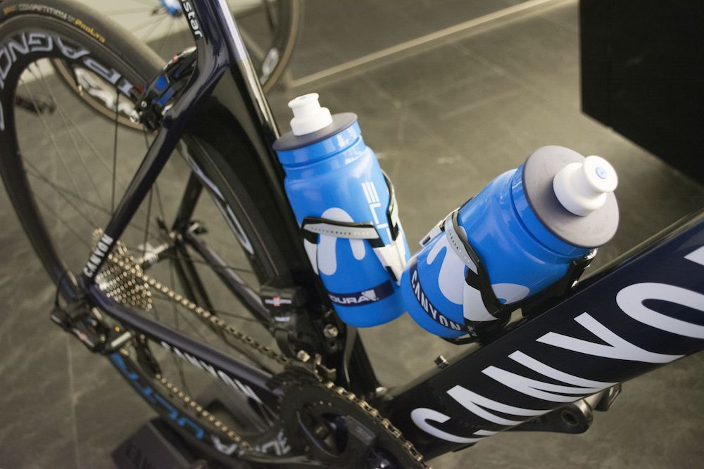Official images of Movistar's beautiful bright blue 2018 Canyon ...