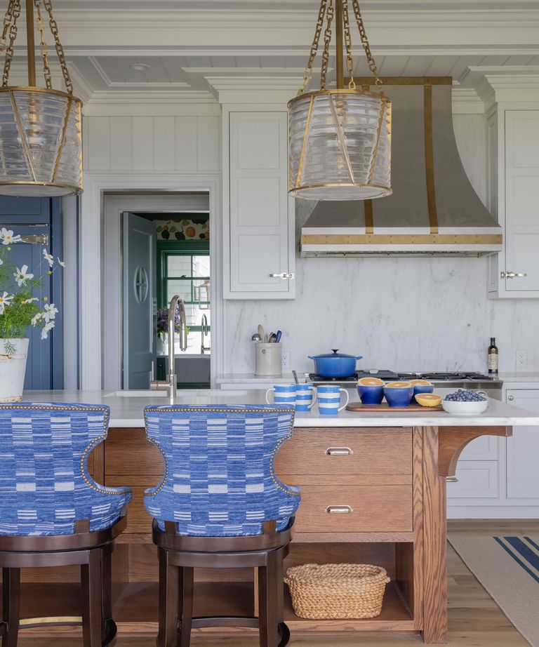 8 best accent colors for a white kitchen | Homes and Gardens