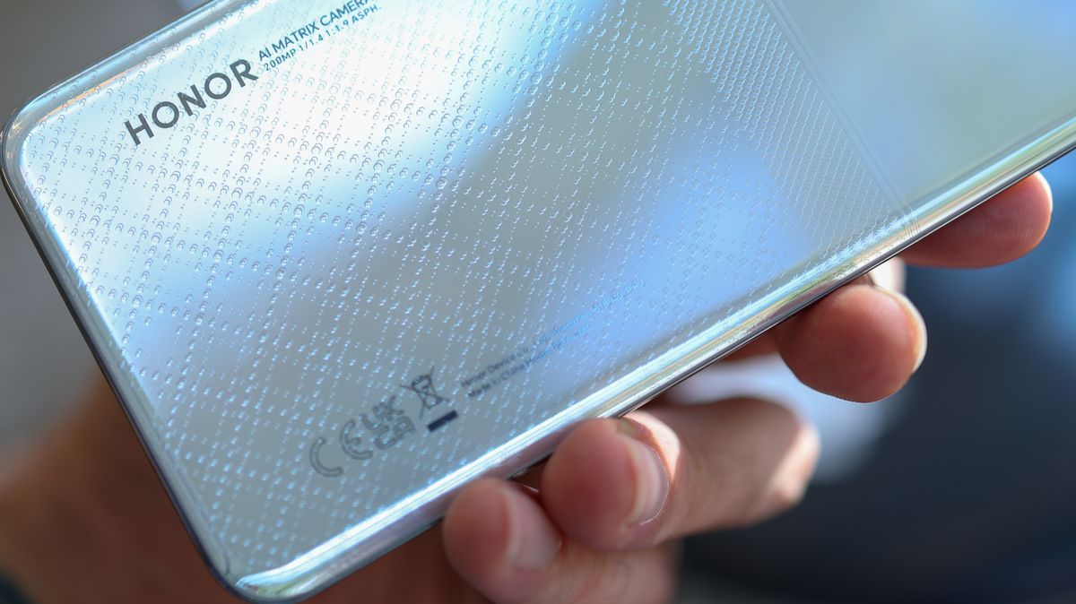 Honor 90 review: screen and storage supreme – but how's the 200MP ...