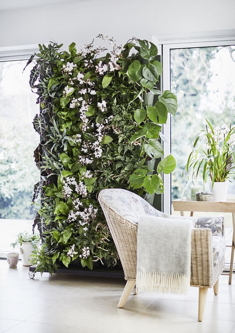 Botanical statement walls: the fastest growing interiors trend