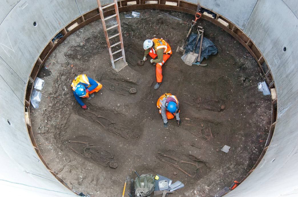 14th-Century Black Death Graveyard Found in London | Live Science