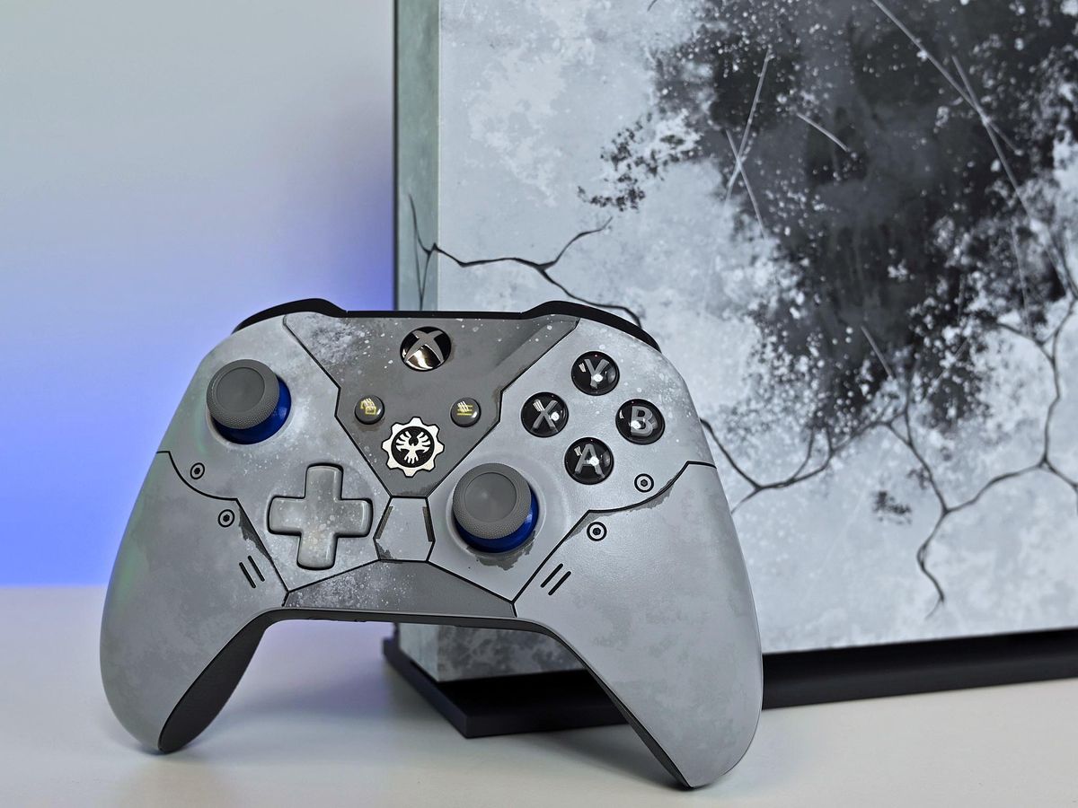 Hands-on with the Xbox One X Gears 5 Limited Edition Bundle | Windows ...