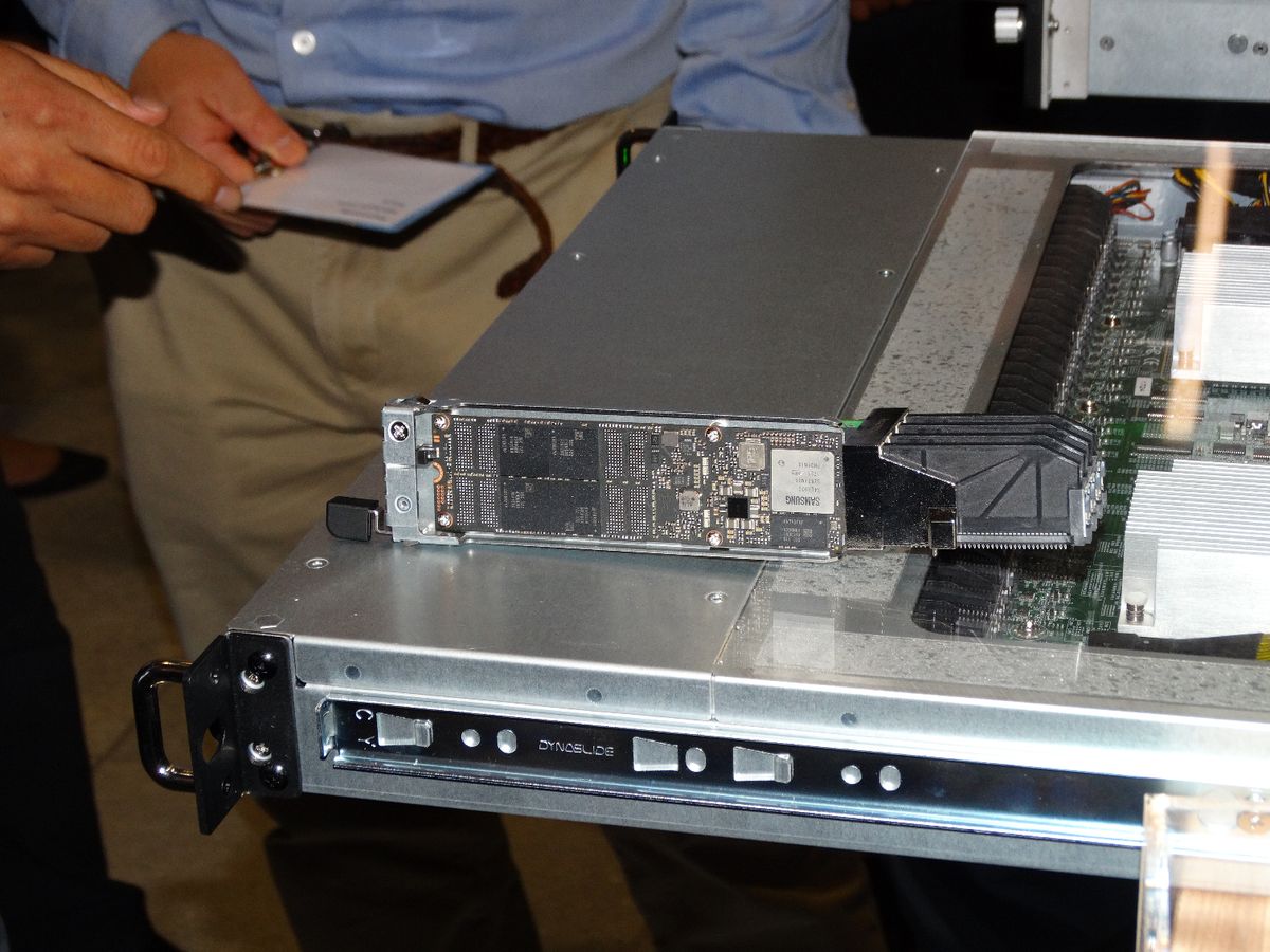 Samsung's 10-Year Plan Starts With 128TB QLC SSD, 960 Successor | Tom's ...