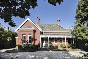 Historic Melbourne home - Floor-to-ceiling steel-framed windows and a ...