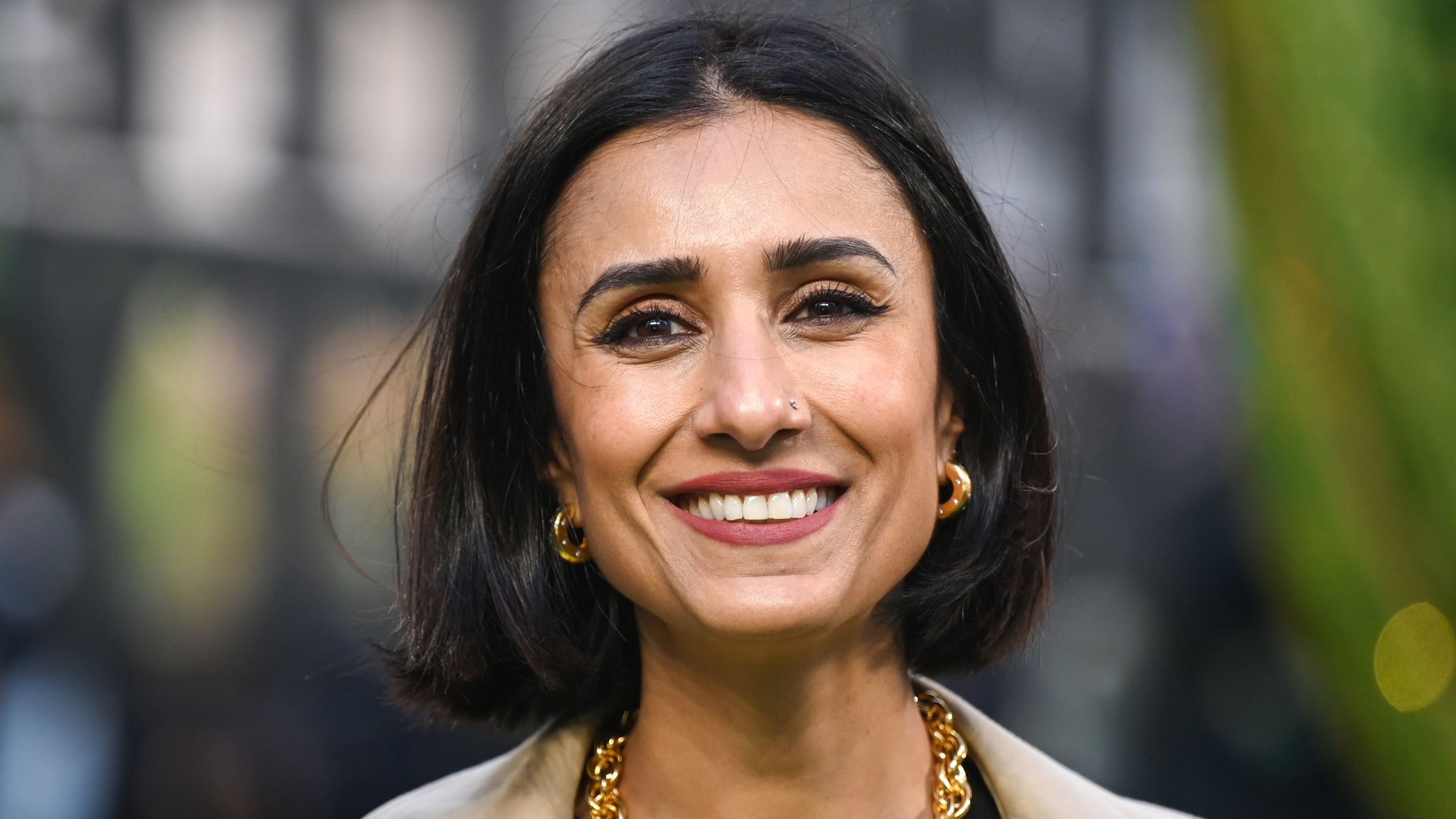 Anita Rani's FatFace white skirt, top and sandals are worth snapping up ...