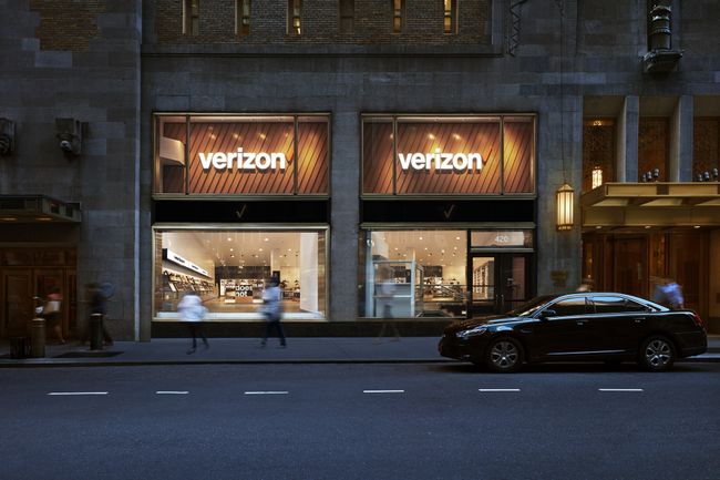 Verizon US is first to get satellite texting to any device with select ...