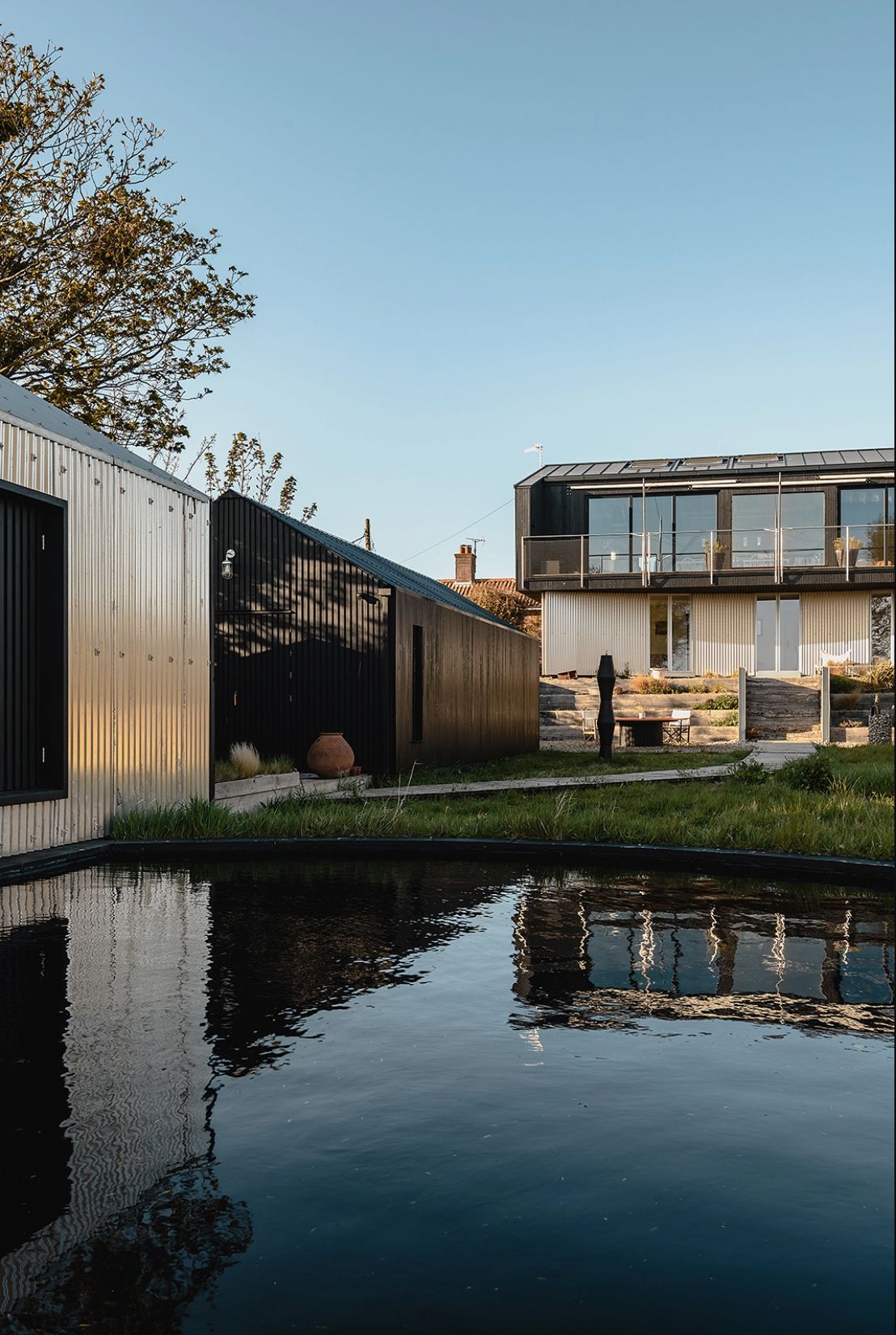 This uber-modern beach house is a lesson in loft-style living | Livingetc