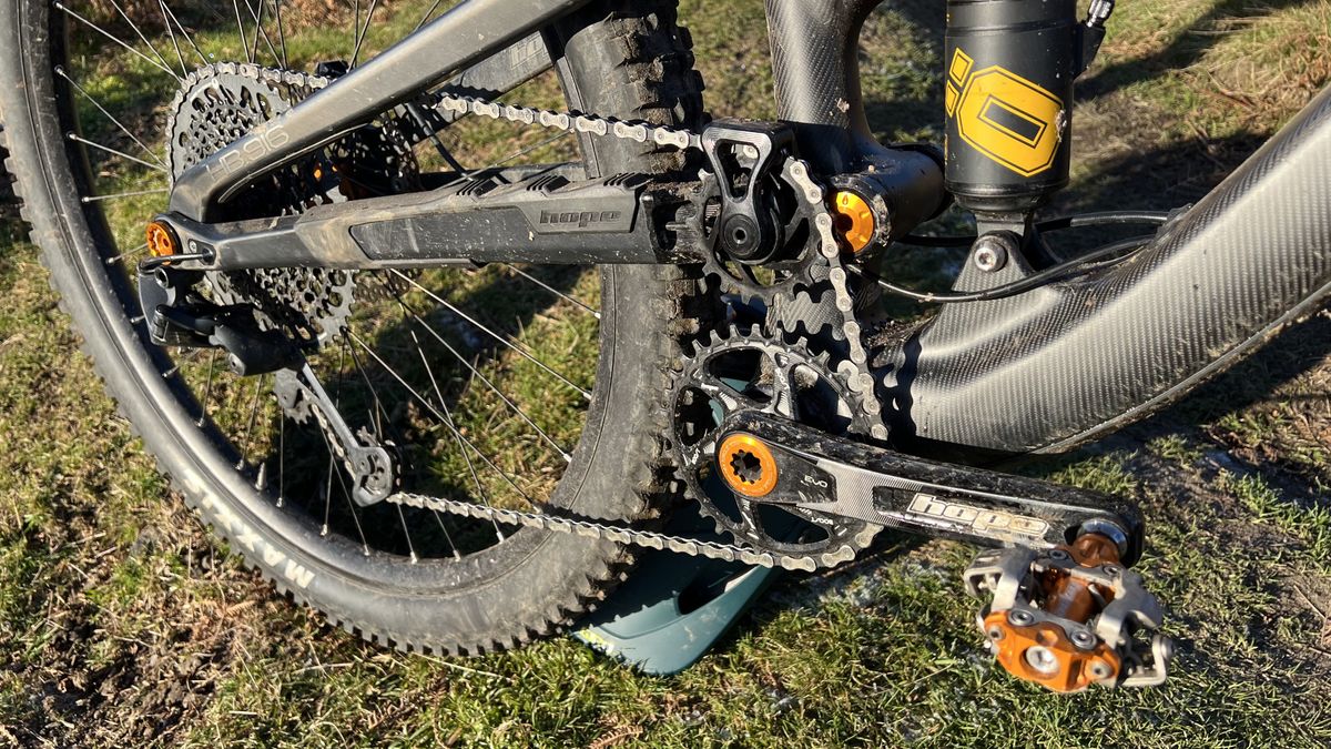 Hope HB.916 Enduro review – a trail-soothing high-pivot enduro racer ...