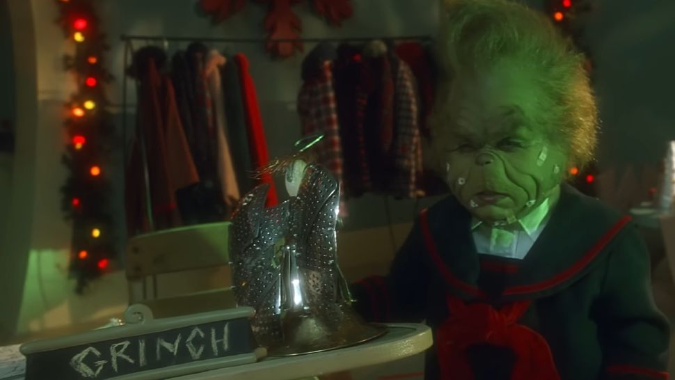It Has Been 25 Years Since Jim Carrey's How The Grinch Stole Christmas ...