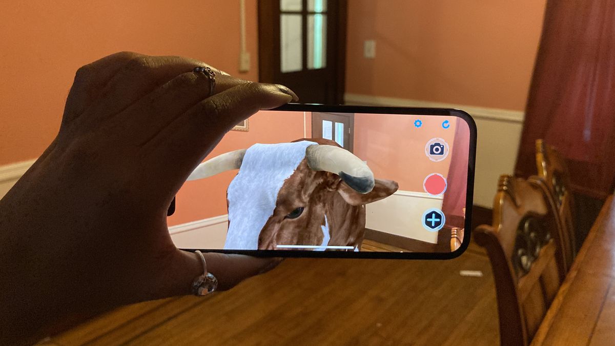 iPhone 12 AR apps are badass — there's a demon in my dining room ...
