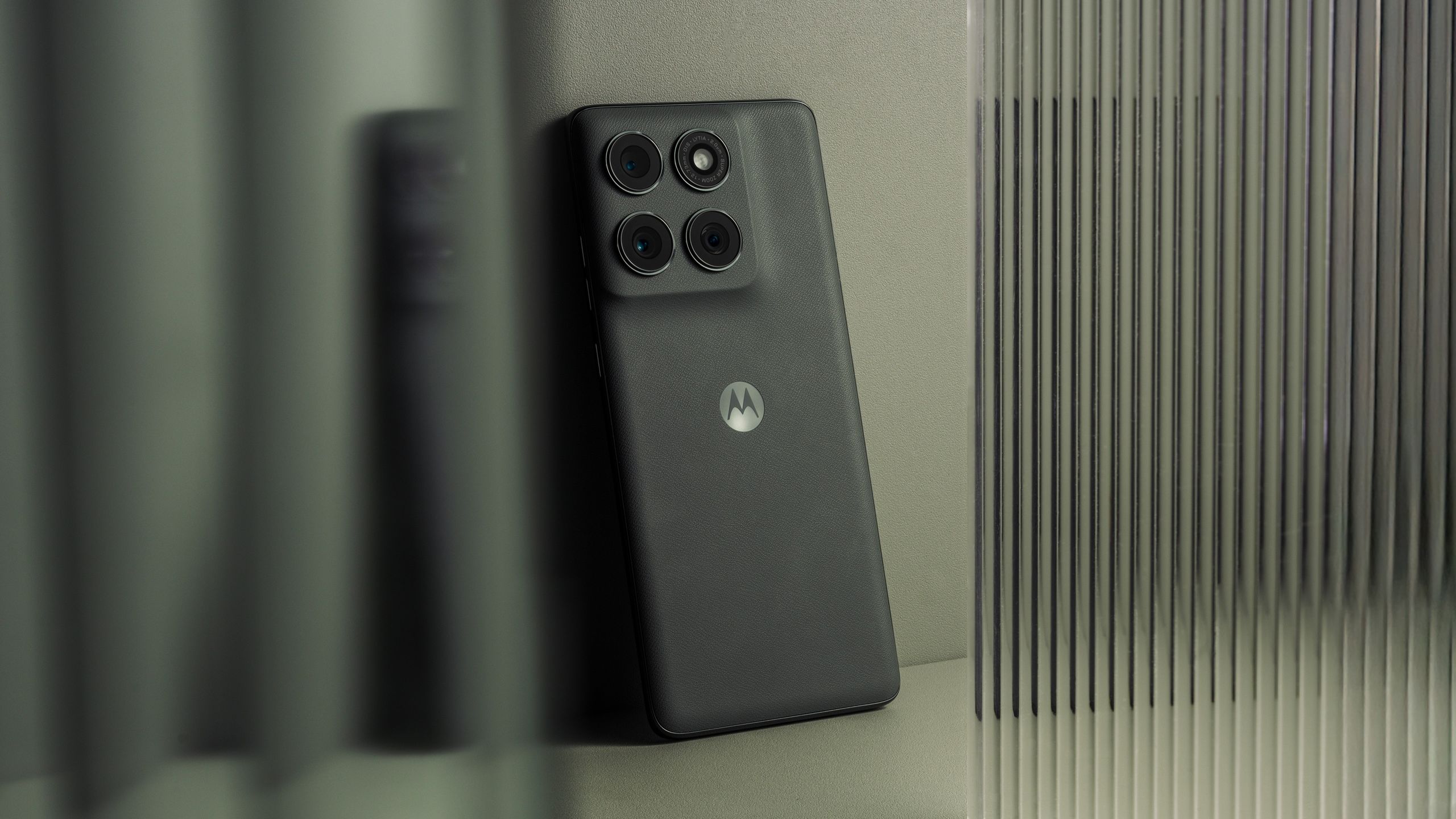 The new Motorola Edge 2025 aims to 'redefine' with an AI key and a ...