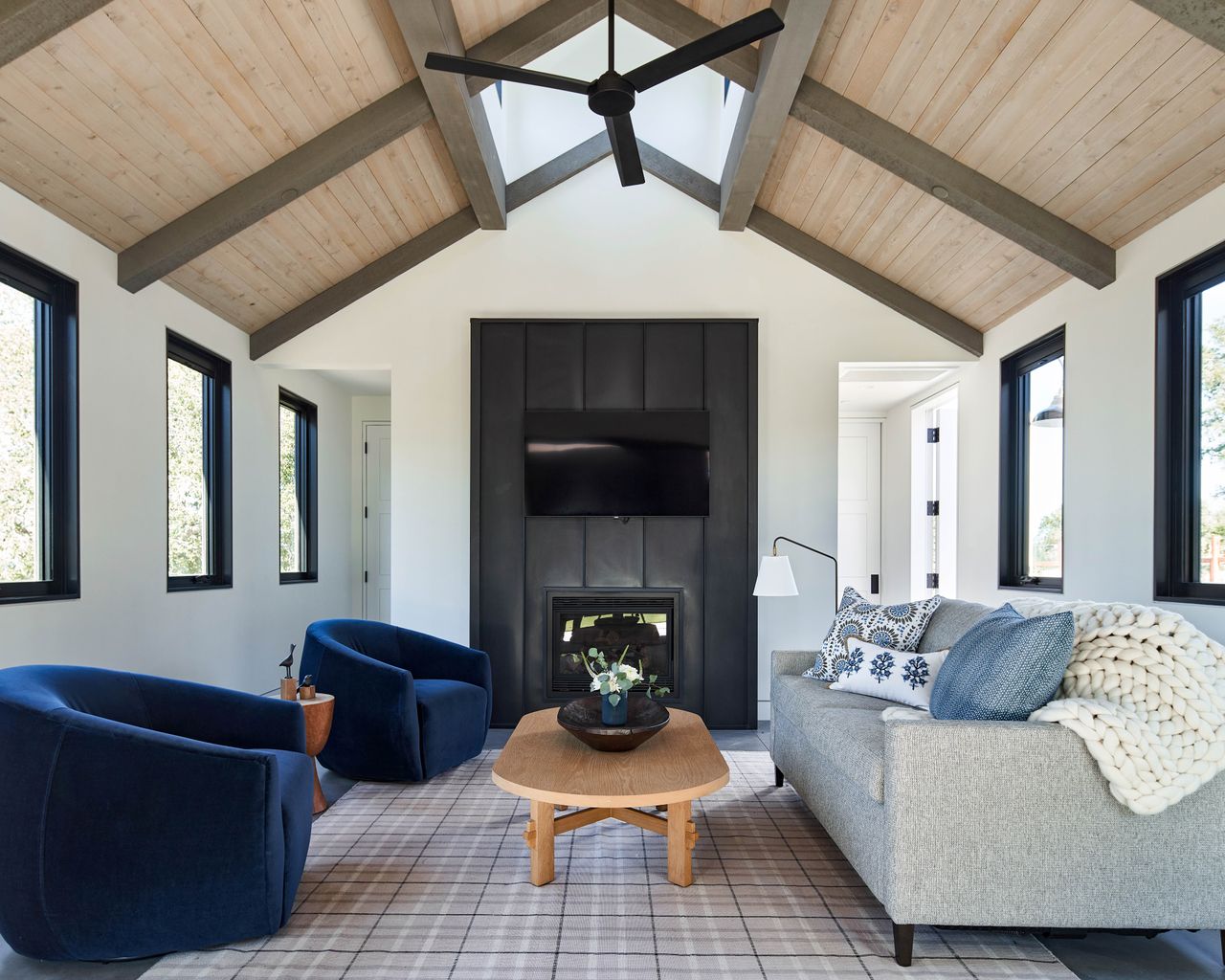 A modern rustic Sonoma farmhouse that's a lesson in laid back ...
