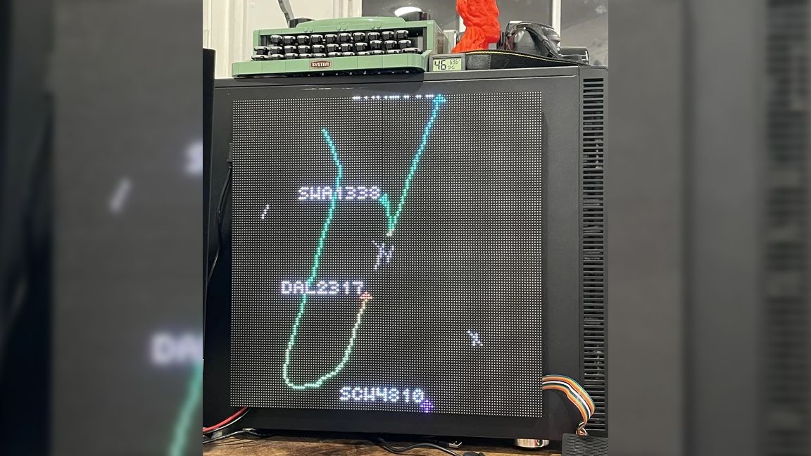 This Raspberry Pi matrix display tracks flights in real time | Tom's ...
