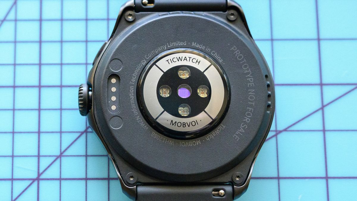 TicWatch Pro 5 Enduro hands-on: an impressive GPS smartwatch with a ...