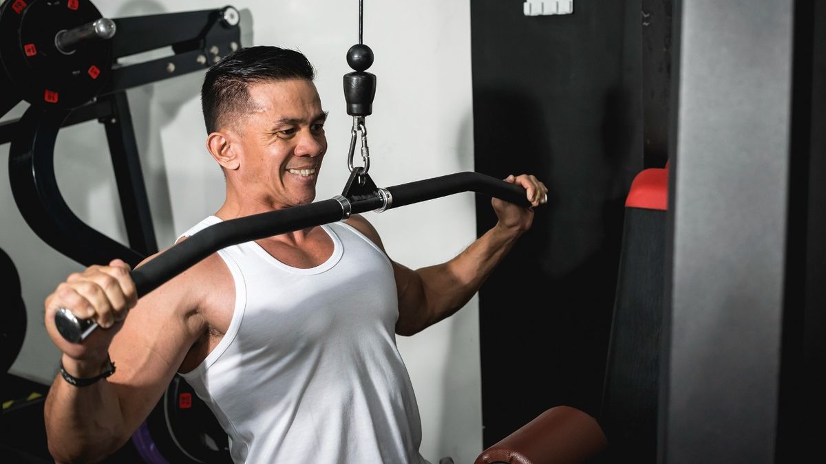 This Pre-Exhaust Back Workout Will Help You Hit The Right Muscles | Coach